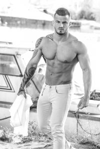 Erko Jun - Greatest Physiques